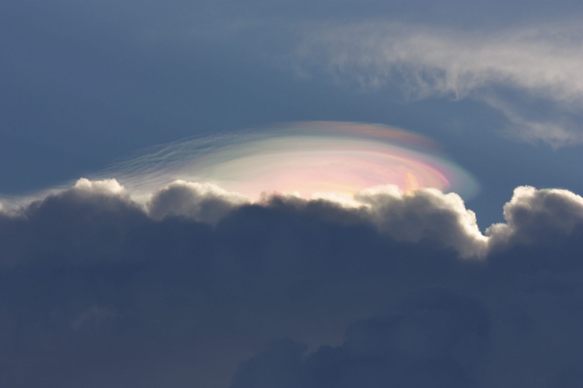 Promatrači uočili čudesan i nevjerojatno rijedak prizor na nebu iznad ...