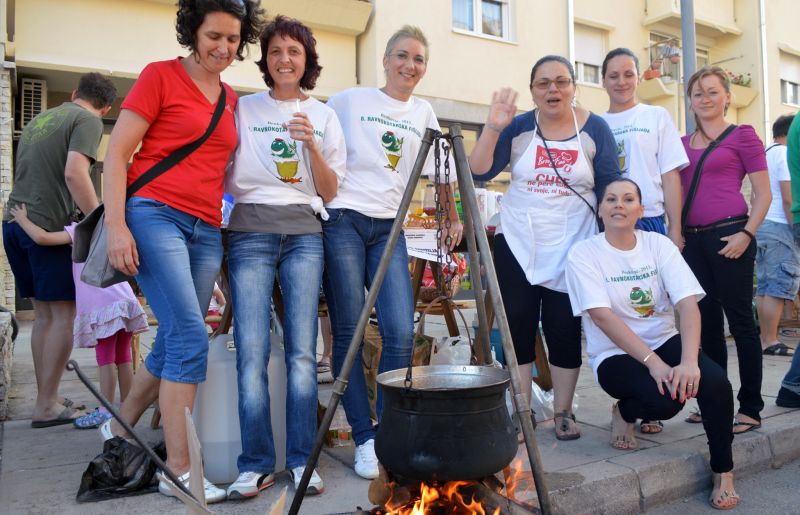 Benkovačke ulice ispunili ljubitelji fiša (FOTOGALERIJA) - Zadarski list