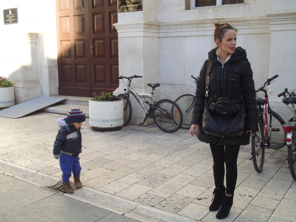 Josipa Pavičić Yo uživala na jutarnjoj kavi sa sinom Roccom - Zadarski list