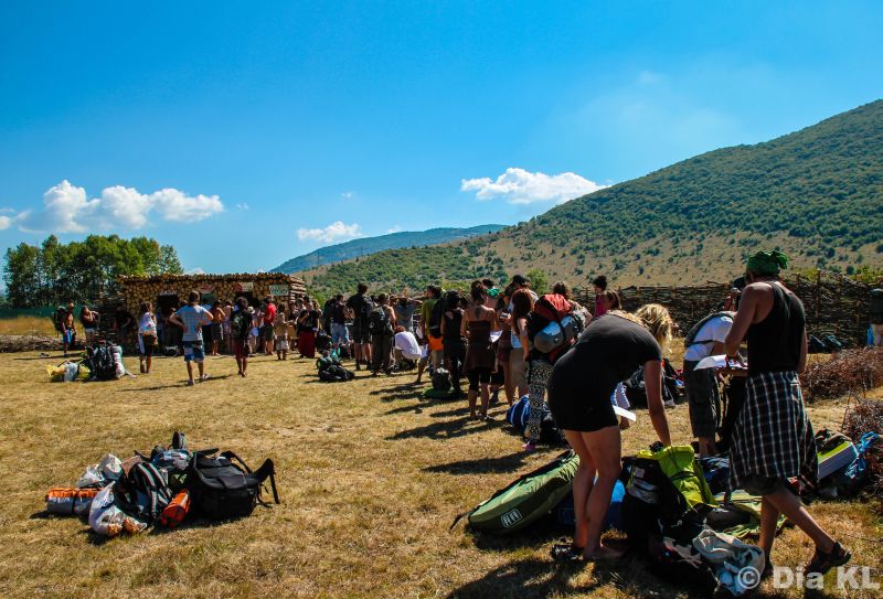 “Čudesni festival” u šumu kraj Deringaja doveo 5.000 ljubitelja trancea ...