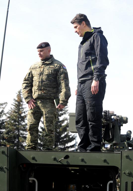 Premijer pao pri skoku s Patrije - Zadarski list
