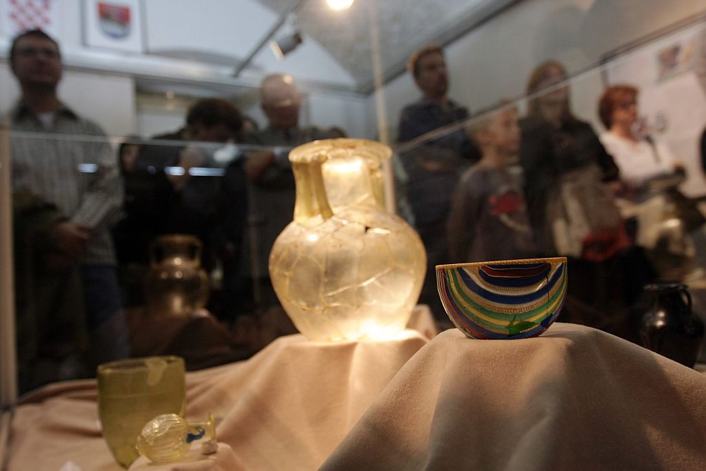 Amfore, zdjelice, antičko staklo… - Zadarski list