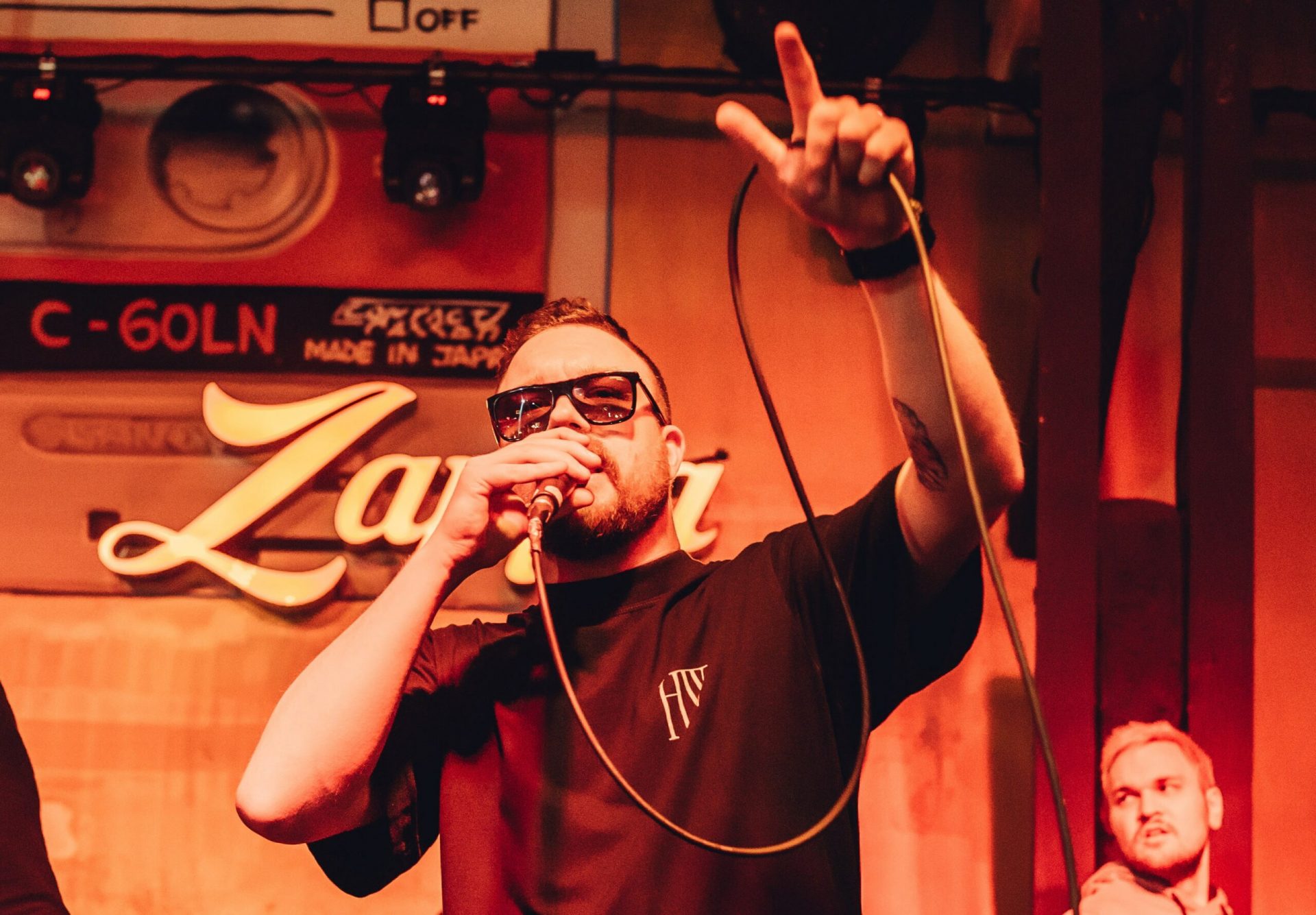 Zembo Latifa singlom "Proljeće" najavljuje novi album "Mars" - Zadarski ...