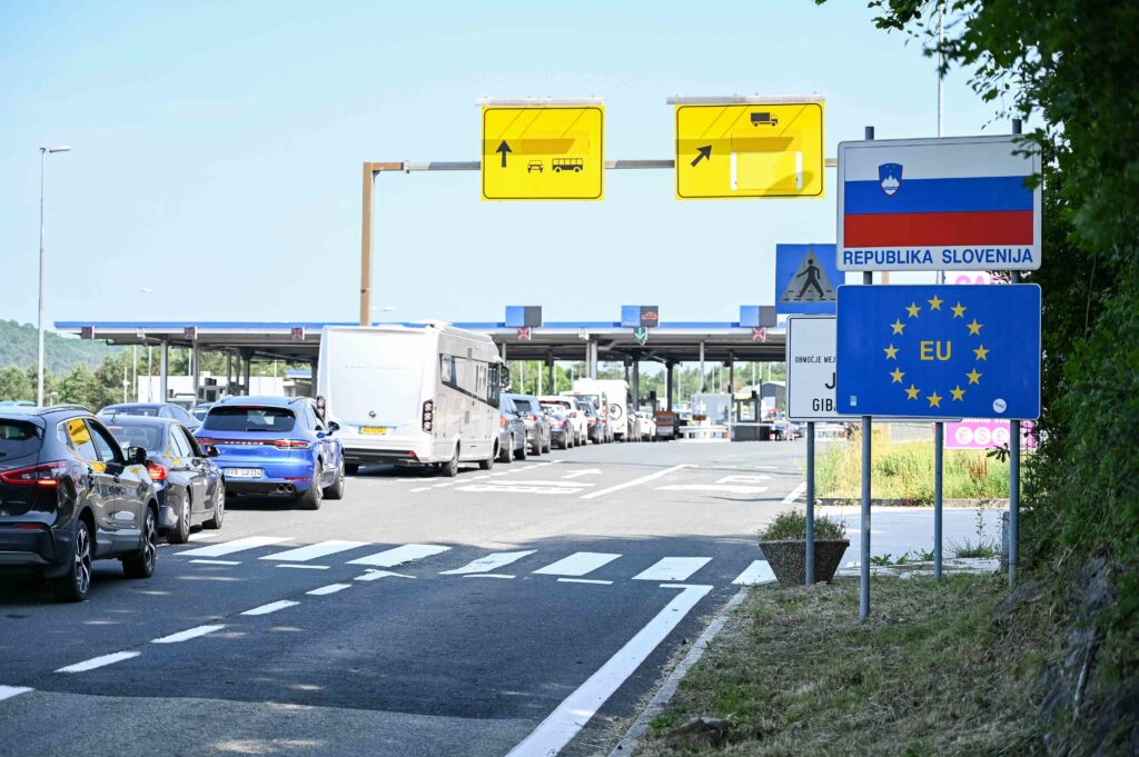Slovenija uvodi niz kontrolnih policijskih punktova na granici s Hrvatskom: Na cesti mogu ...