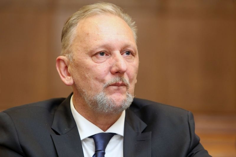 Božinović: Hrvatska privremeno obustavlja zahtjeve za azil Sirijcima ...