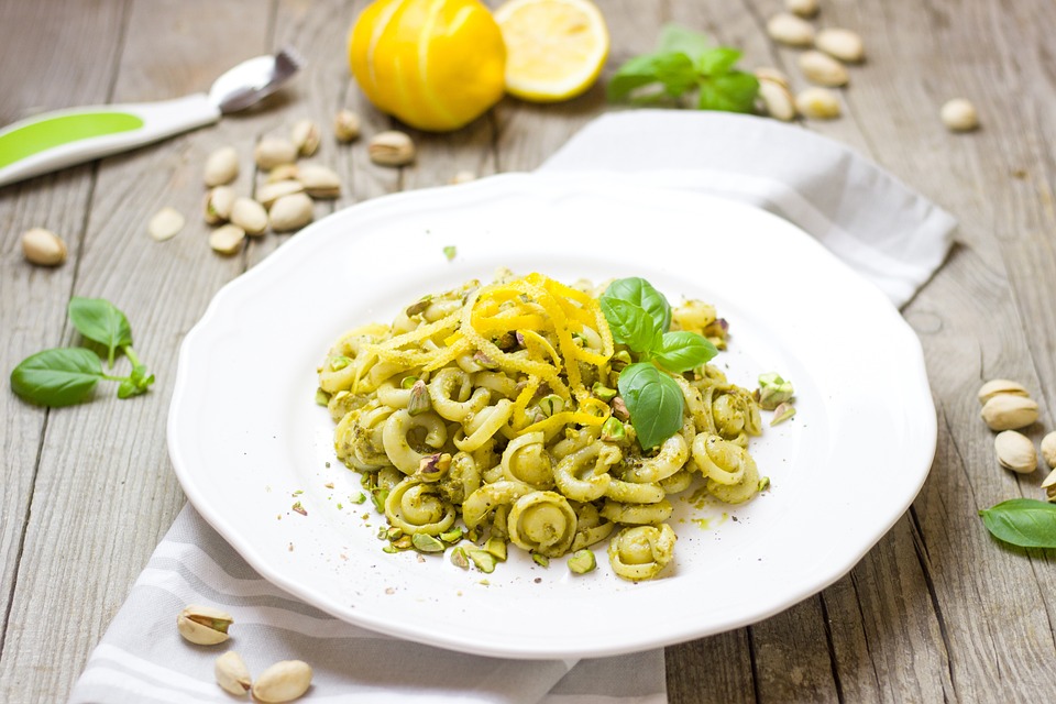 Pesto od rukole i pinjola u samo 2 minute za aromatiziranje tjestenine ...