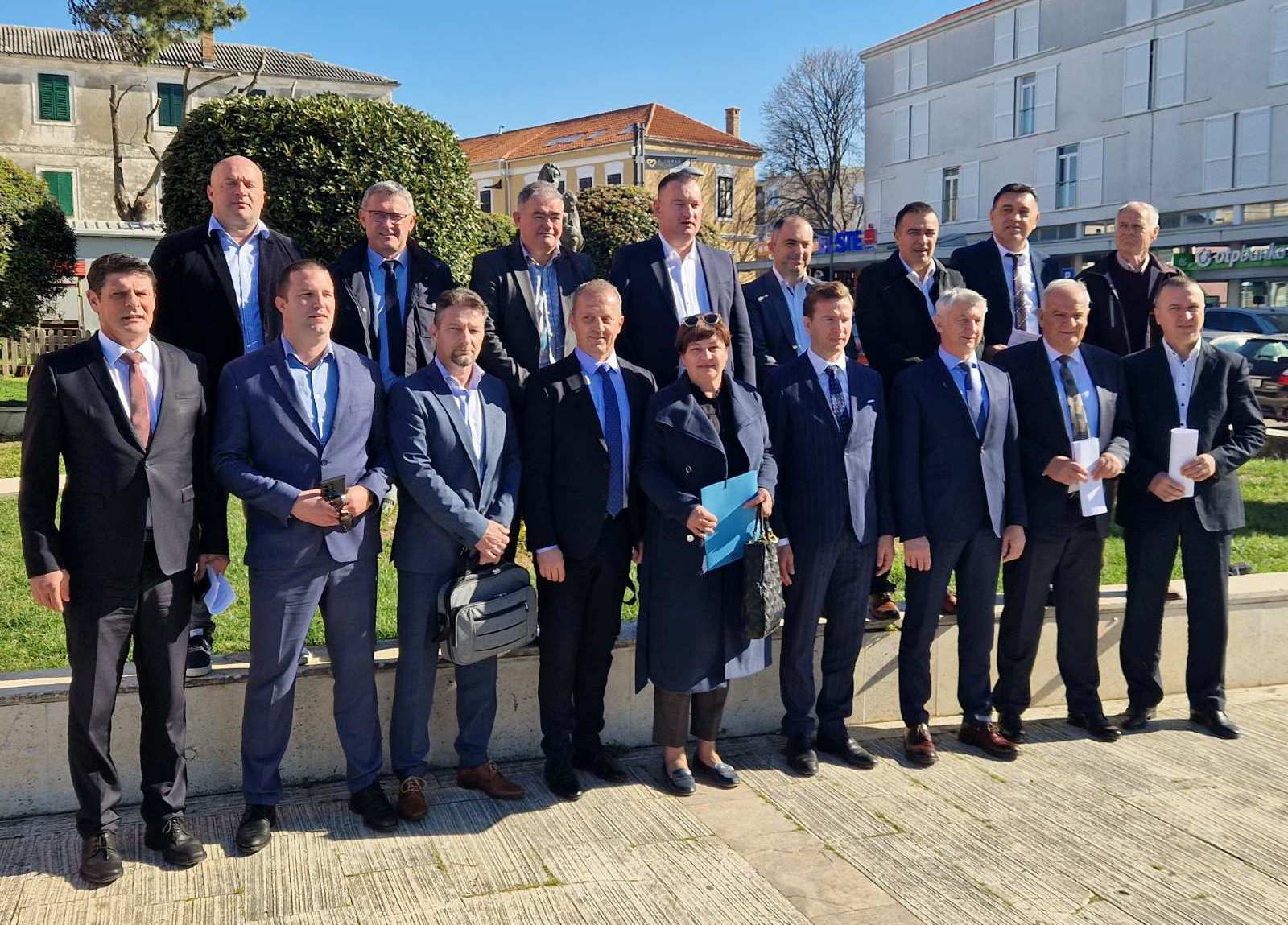 Državni tajnik Josip Bilaver uručio ugovore ŽLU, gradovima i općinama ...