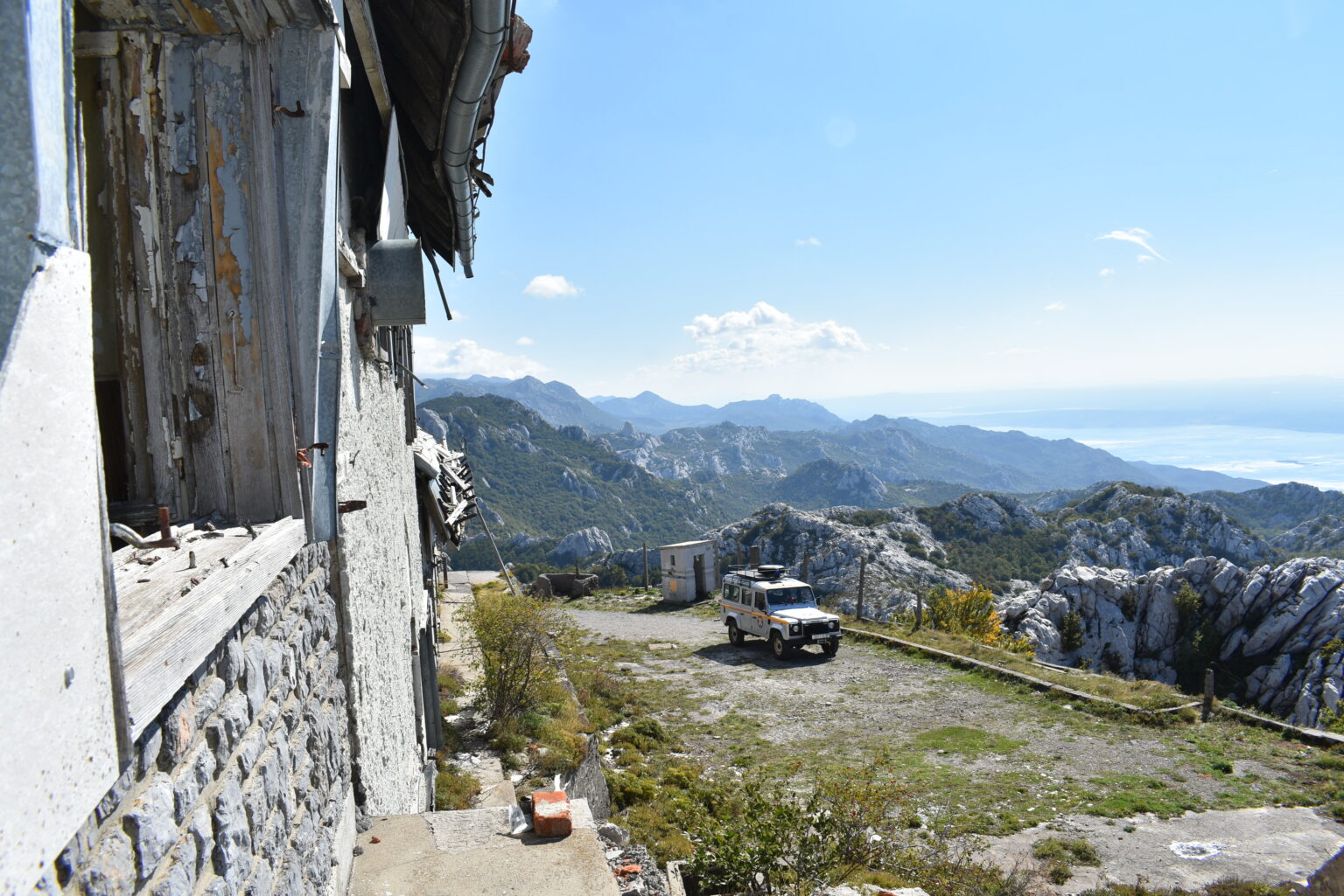 Iz vojne baze na velebitskom vrhu Panos nekad je nadzirano pola ...
