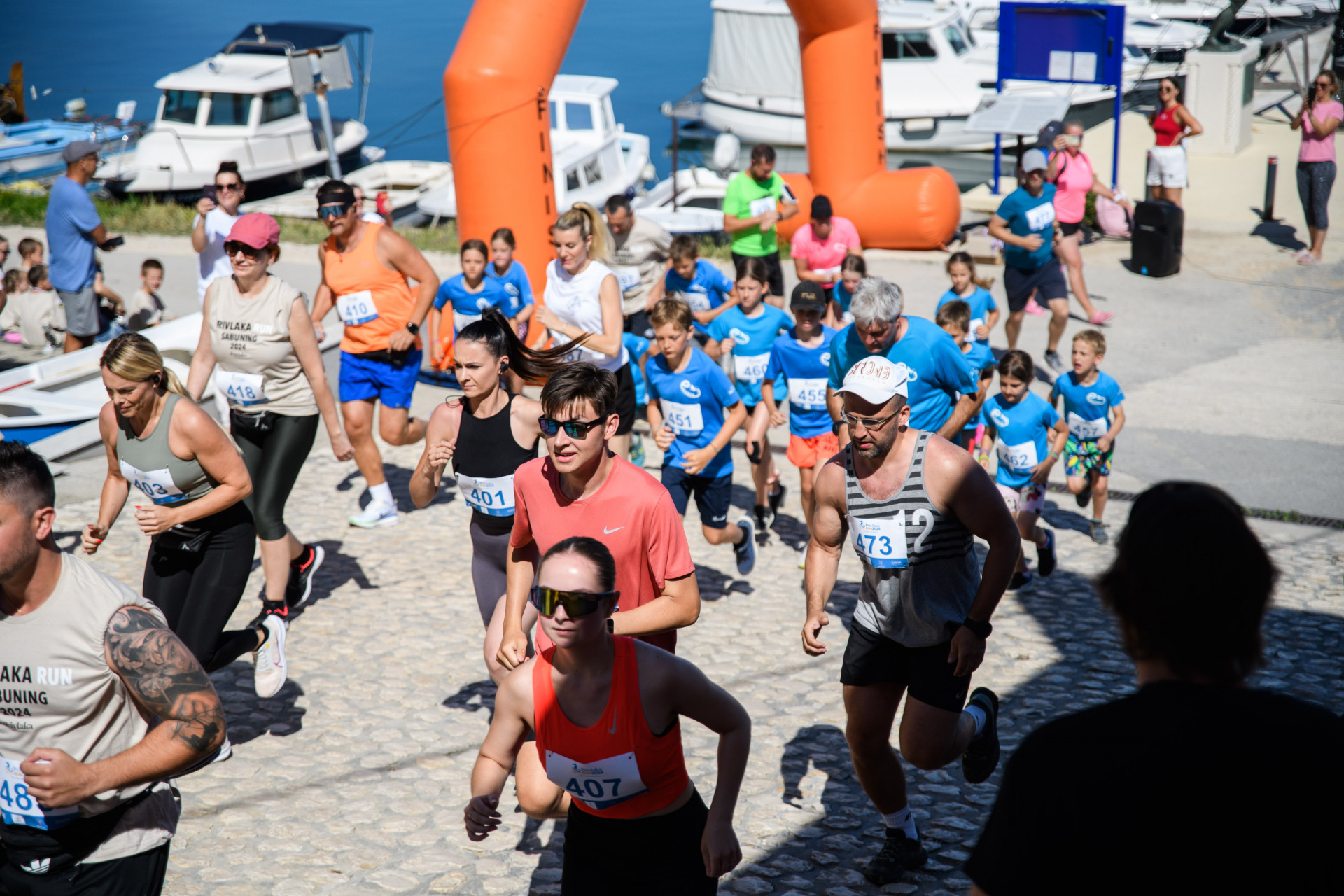 [FOTO] Veliko trkačko društvo u Privlaci: održana Privlaka Run i ...