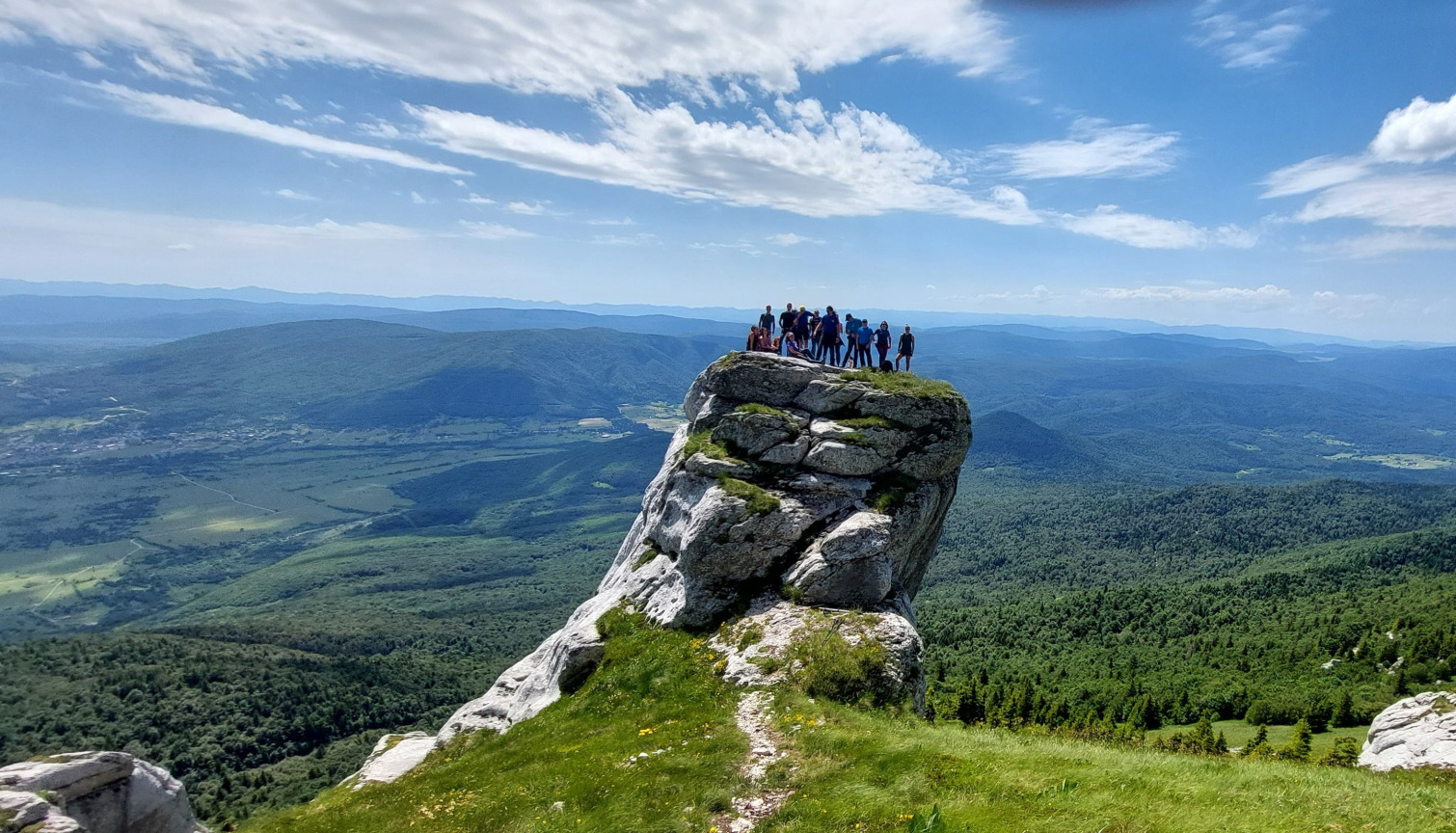 Uzbudljiv izlet na drugi najduži planinski lanac u Hrvatskoj - Zadarski ...