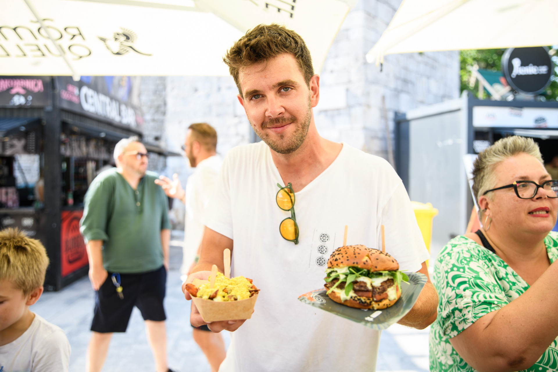 [FOTO] GURMANSKA OAZA Ponajbolji domaći burger majstori i ove su se ...