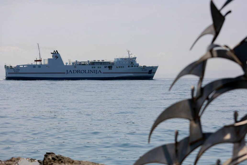 DRAMA NA MORU Jadrolinijin trajekt Oliver pluta po moru zbog tehničkog ...