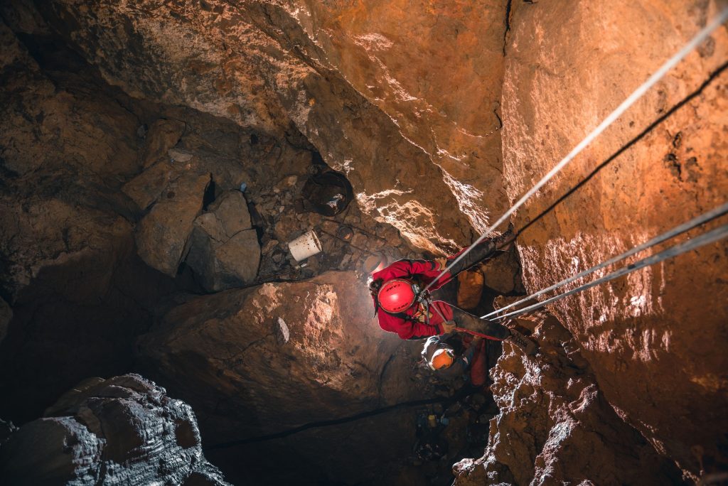 Stalni led u jamama Sjevernog Velebita i dalje se intenzivno smanjuje ...