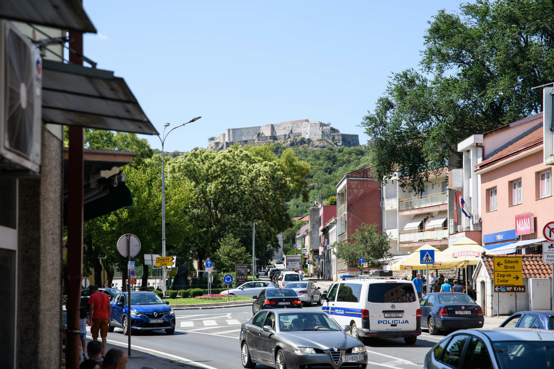 REPORTAŽA IZ KNINA Kraljevski grad Simbol pobjede u Domovinskom ratu ...