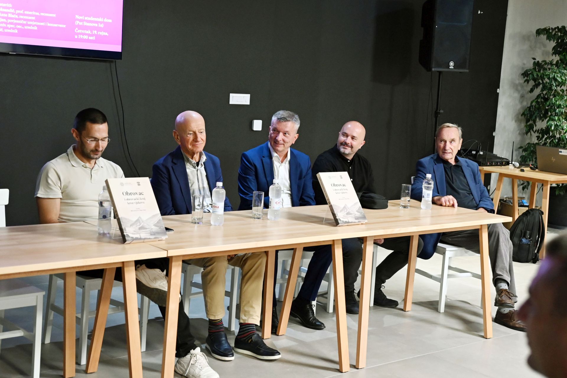 Knjiga o Obrovcu i obrovačkom kraju od prapovijesti do suvremenog ...
