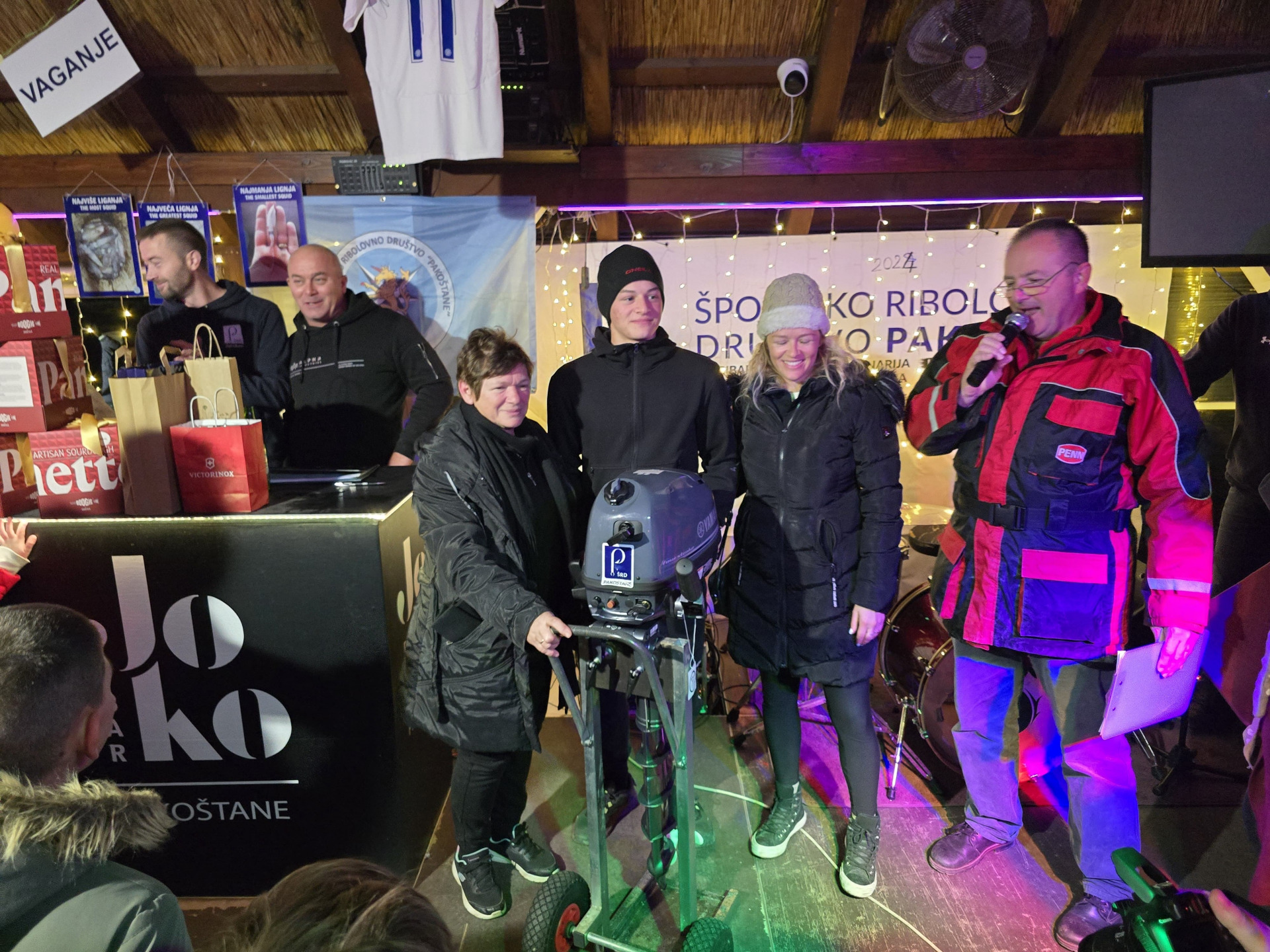 PAKOŠKA LIGNJADA S najtežom lignjom od 305 grama ekipa Galebica ulovila ...