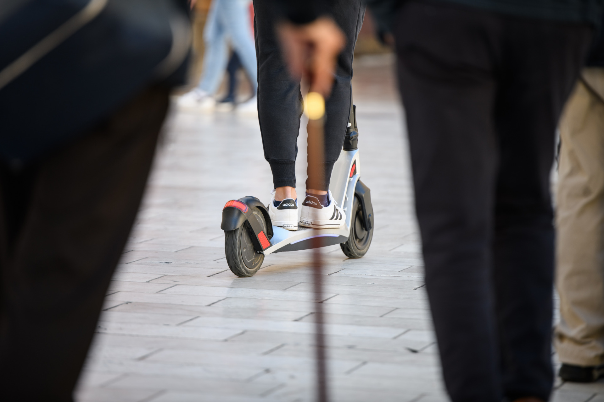 Dijete na romobilu udarilo u automobil - Zadarski list