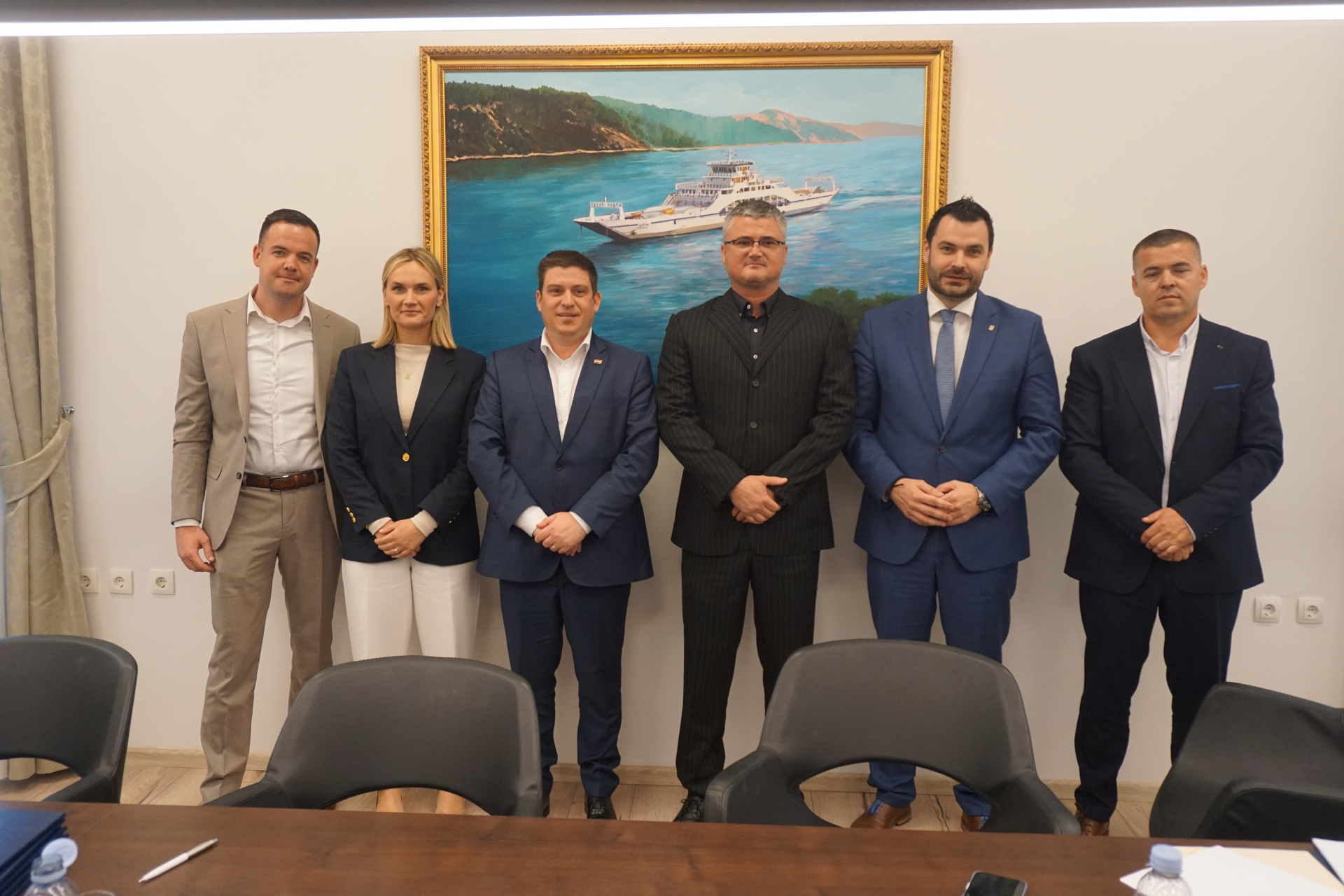 Potpisan prvi Kolektivni ugovor za zaposlenike Jadrolinije na kopnu ...